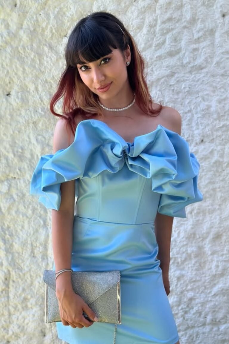 12 Makeup that Goes with Blue Dress in 2026 – For Gleam