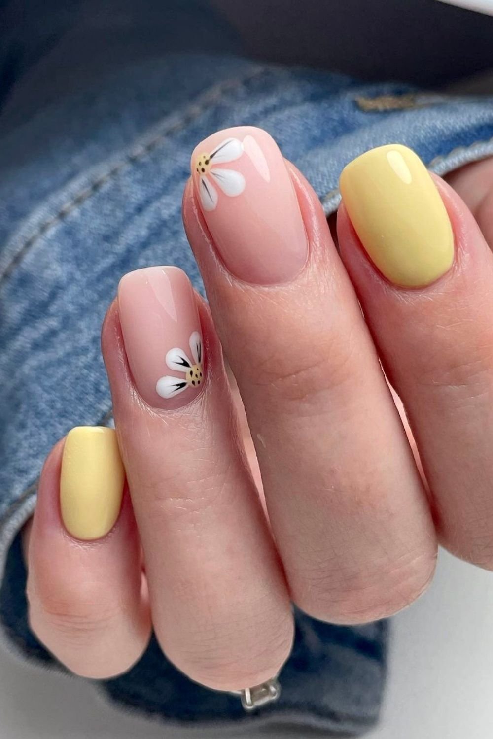25 Yellow Nails Design You Should Try in 2026 – For Gleam