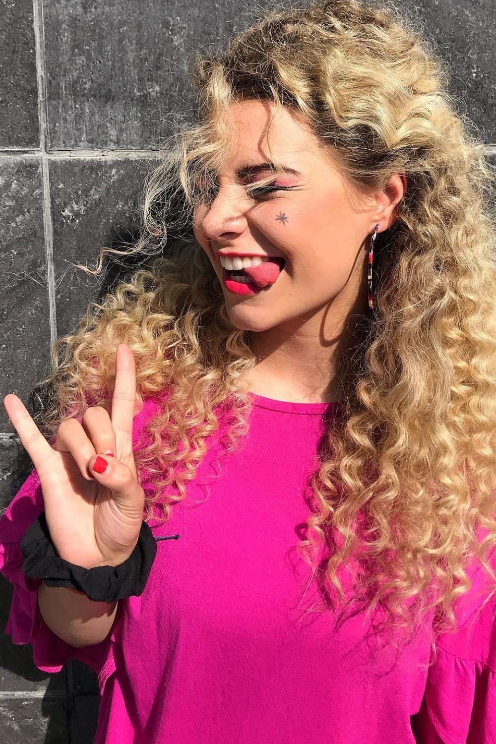 25 Easy Yet Bold Hairstyles for Rock Concert Nights – in 2026 – For Gleam