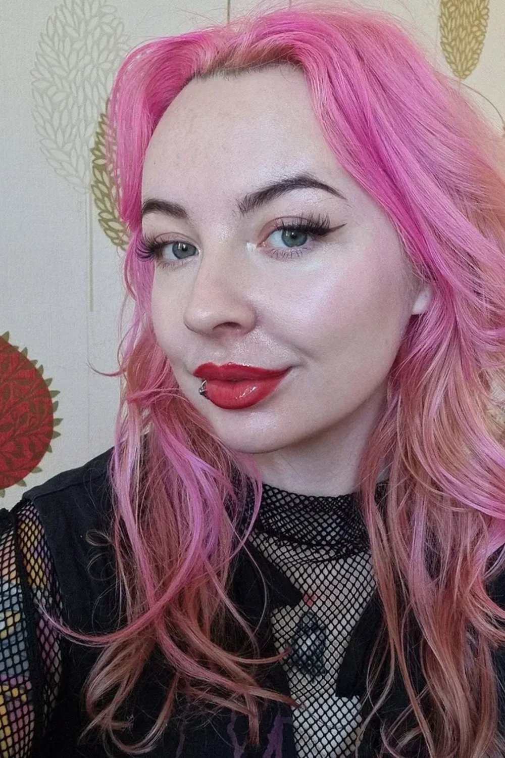 8 Tips for Pale Skin to Do Makeup in 2026 – For Gleam