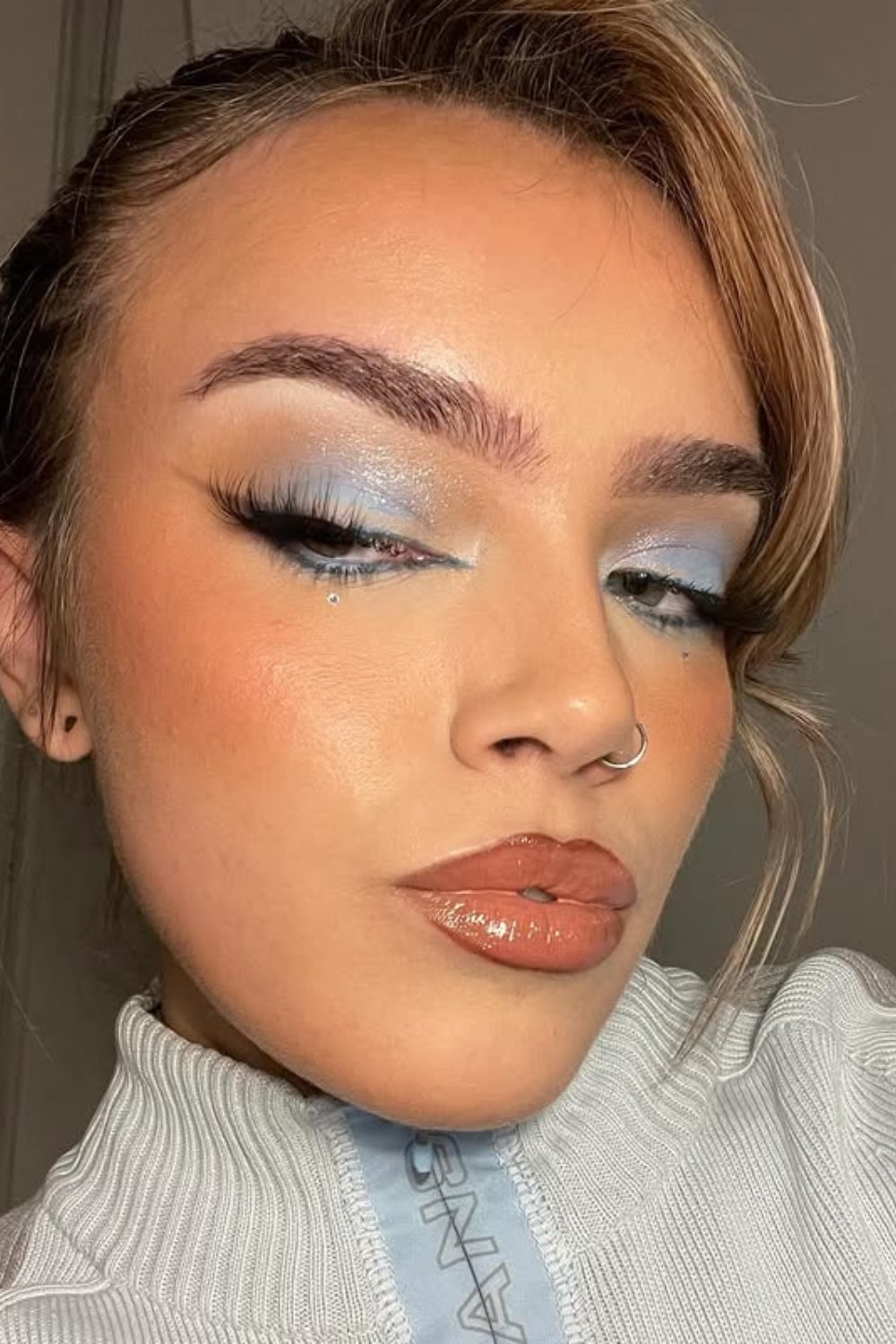 20 Stunning 2000’s Makeup Looks – For Gleam