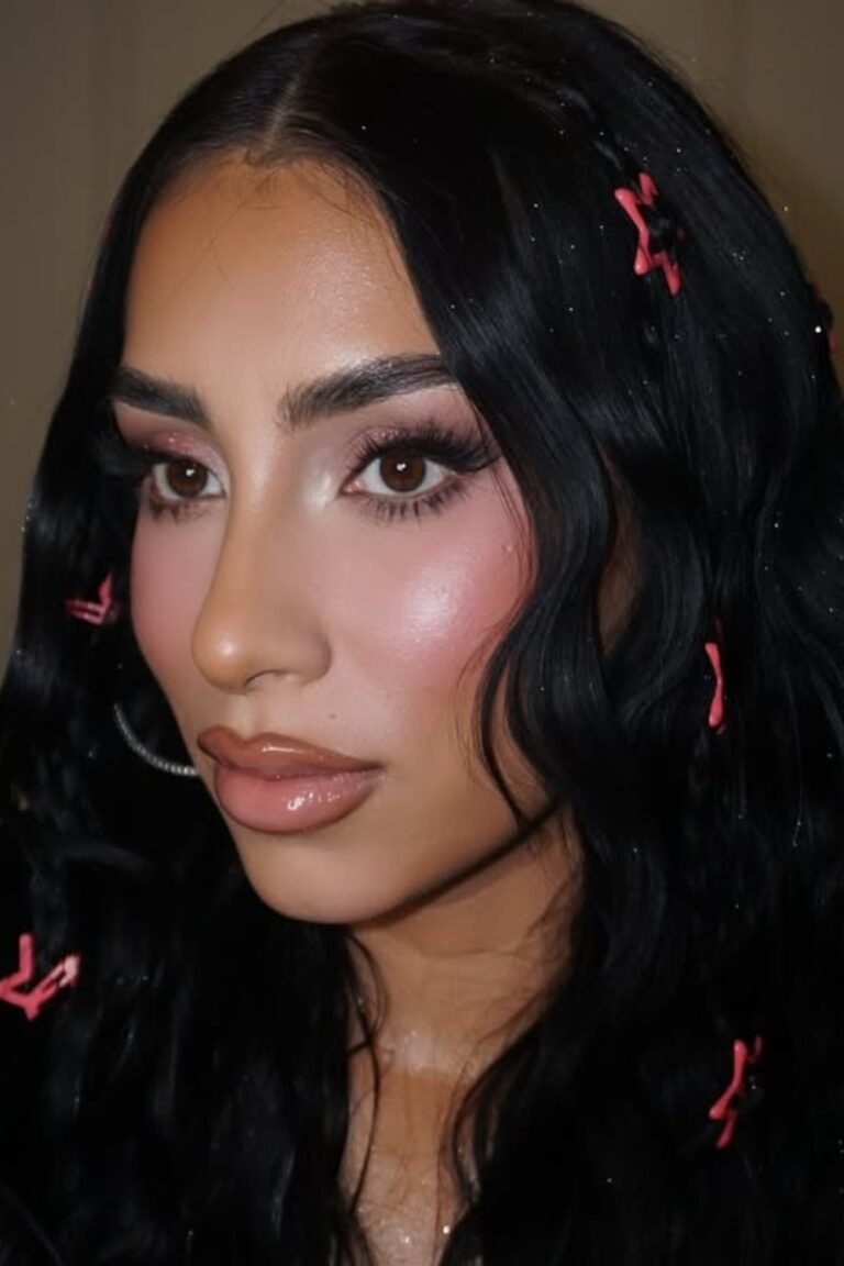 20 Stunning 2000’s Makeup Looks – For Gleam