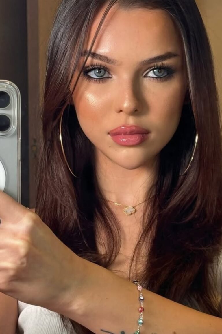 20 Stunning 2000’s Makeup Looks – For Gleam