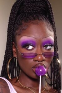 20 Stunning 2000’s Makeup Looks – For Gleam