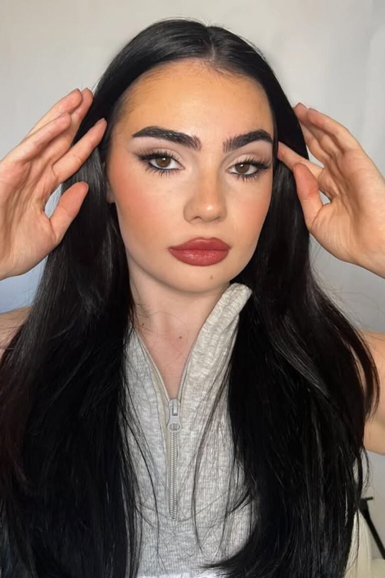 15 Pale Skin Makeup Ideas for 2026 – For Gleam